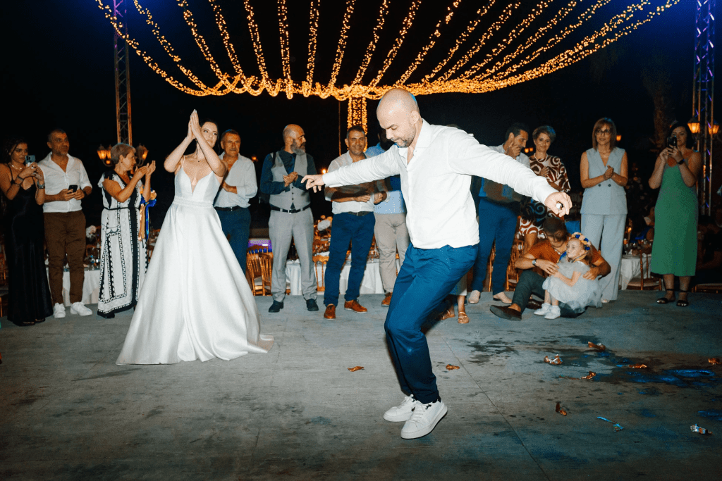 Traditional Music for a Greek Wedding, Dancing & Party Culture